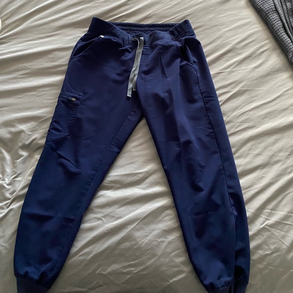 Figs | Pants & Jumpsuits | Figs Jogger Scrub Pants Petite | Poshmark